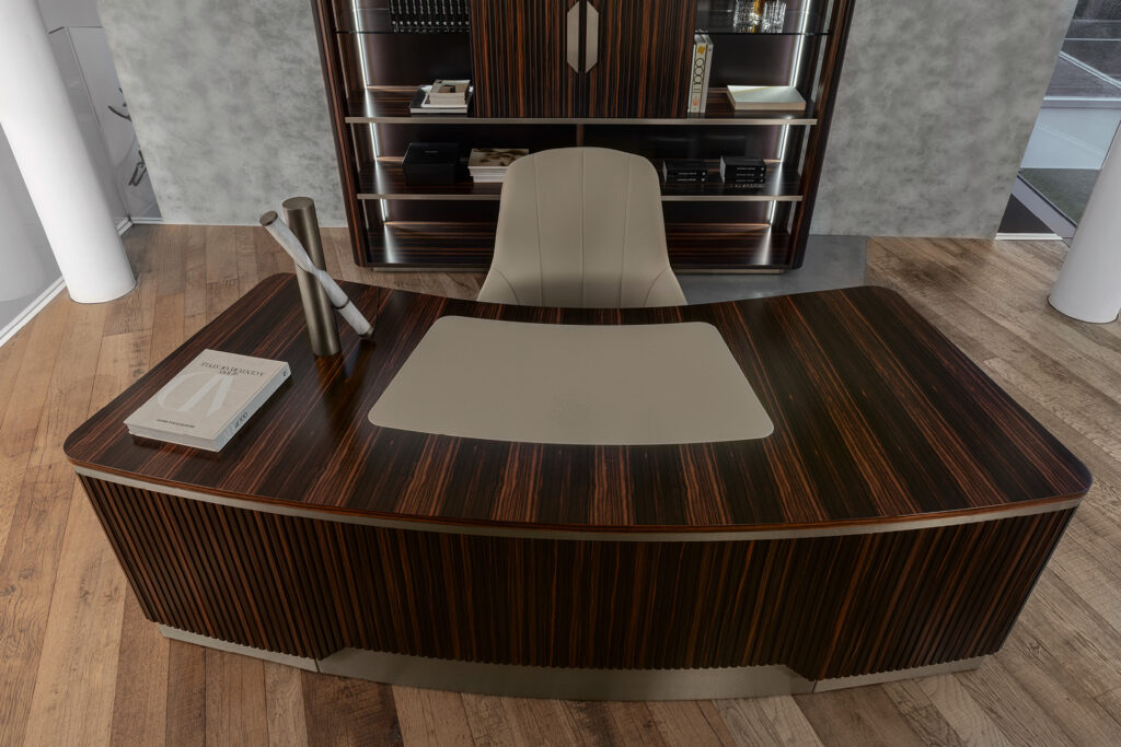Luxor presidential desk - giorgio collection
